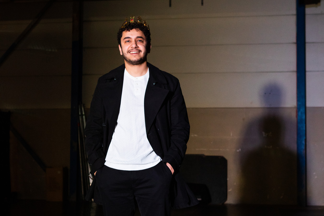 Wie is Sabri Saddik, de student bestuurskunde die acteur werd en nu ...