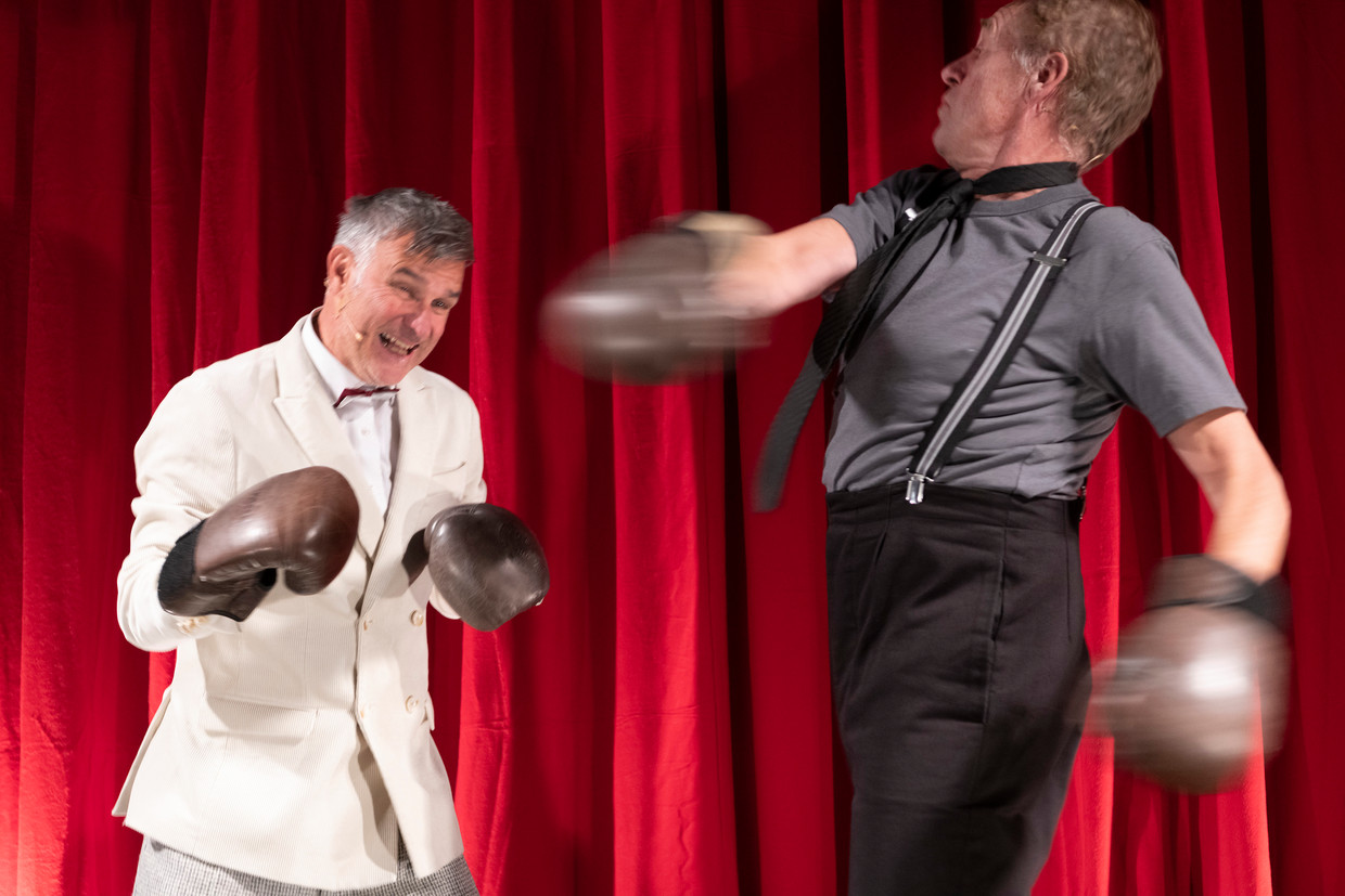 In een mooie, ontroerende voorstelling vertellen Waas en Heerschop over ...