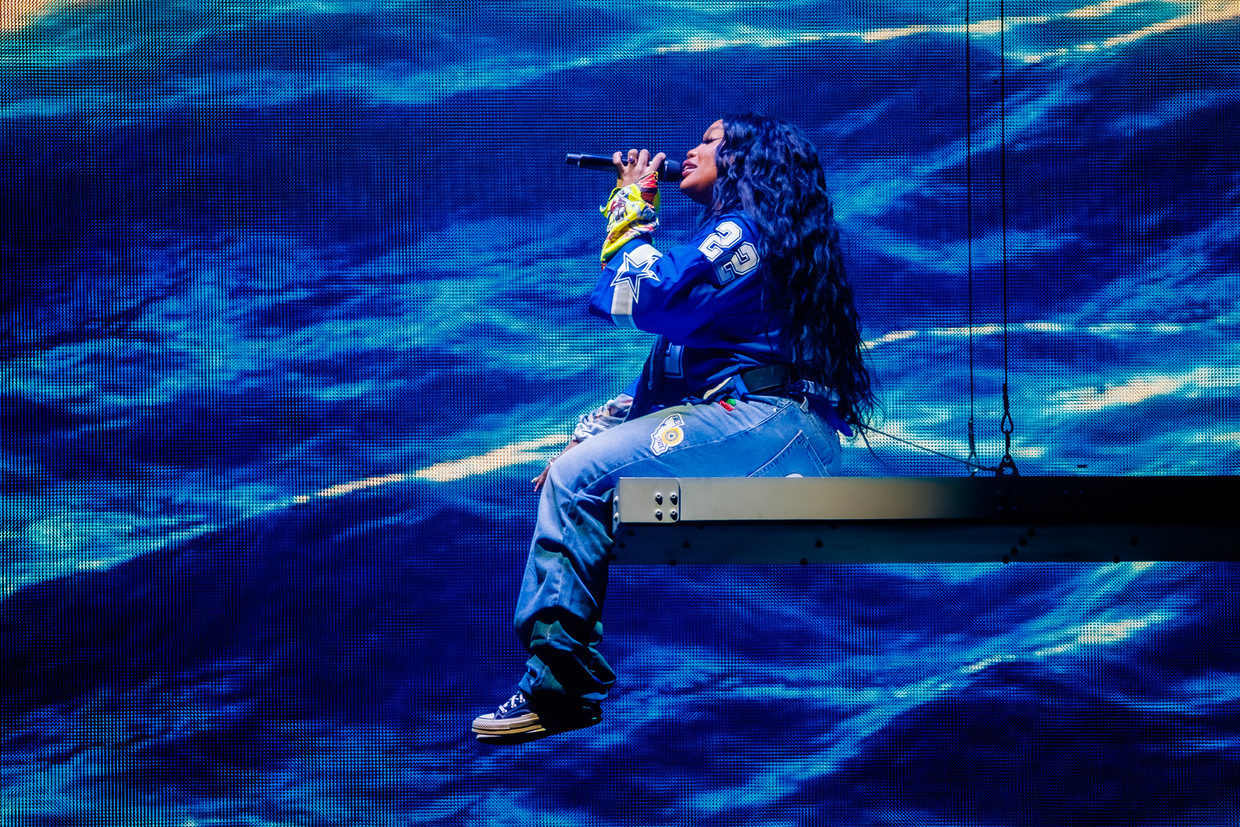 SZA overrompelt Amsterdam met een bombastische show – en ook zonder ...