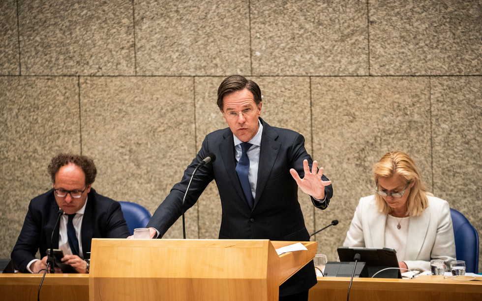 Onder deze voorwaarden stappen we misschien in kabinet, hinten Ploumen ...