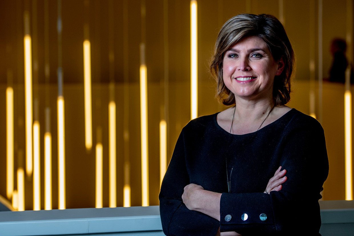 Rihanna heeft een geniaal pr-brein (of een goed pr-bureau) en Angela de ...