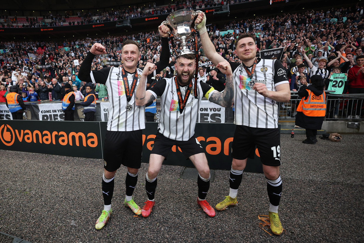 Notts County, de oudste betaald voetbalclub ter wereld, is terug in het ...
