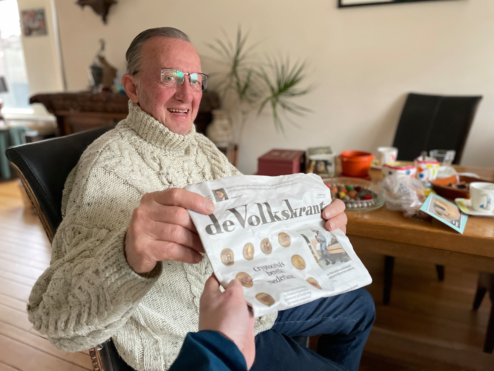 Gidi Heesakkers bezorgt de krant na bij Thomas Verbunt, die volgende ...