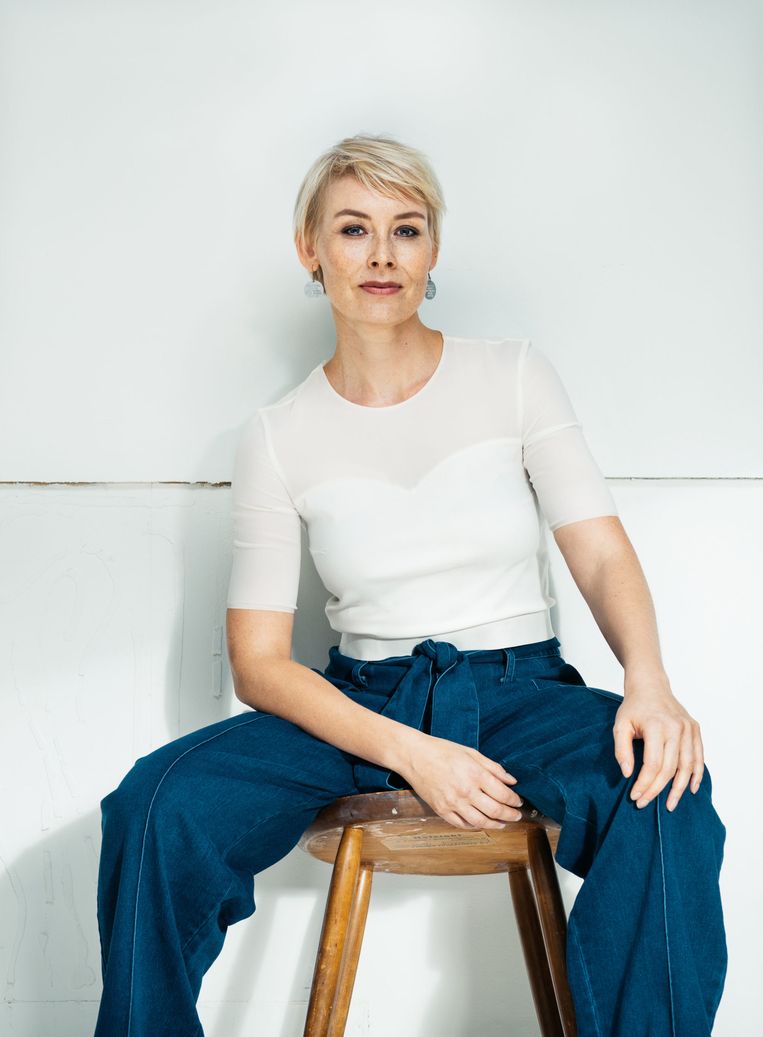 Slimme roman over macht, seks, kunst en taal van de Finse Laura ...