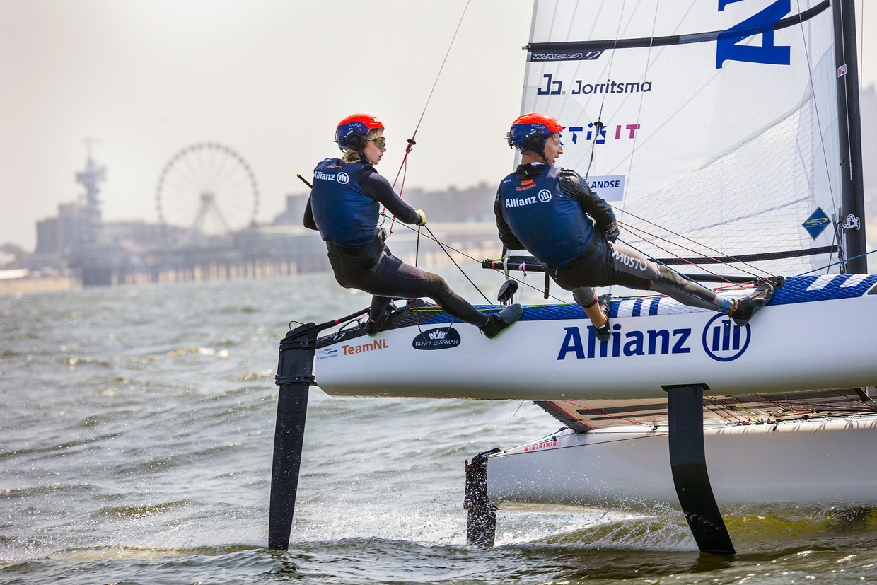 Laila van der Meer zit aan het roer van een gemengde zeilboot: ‘Ach ...