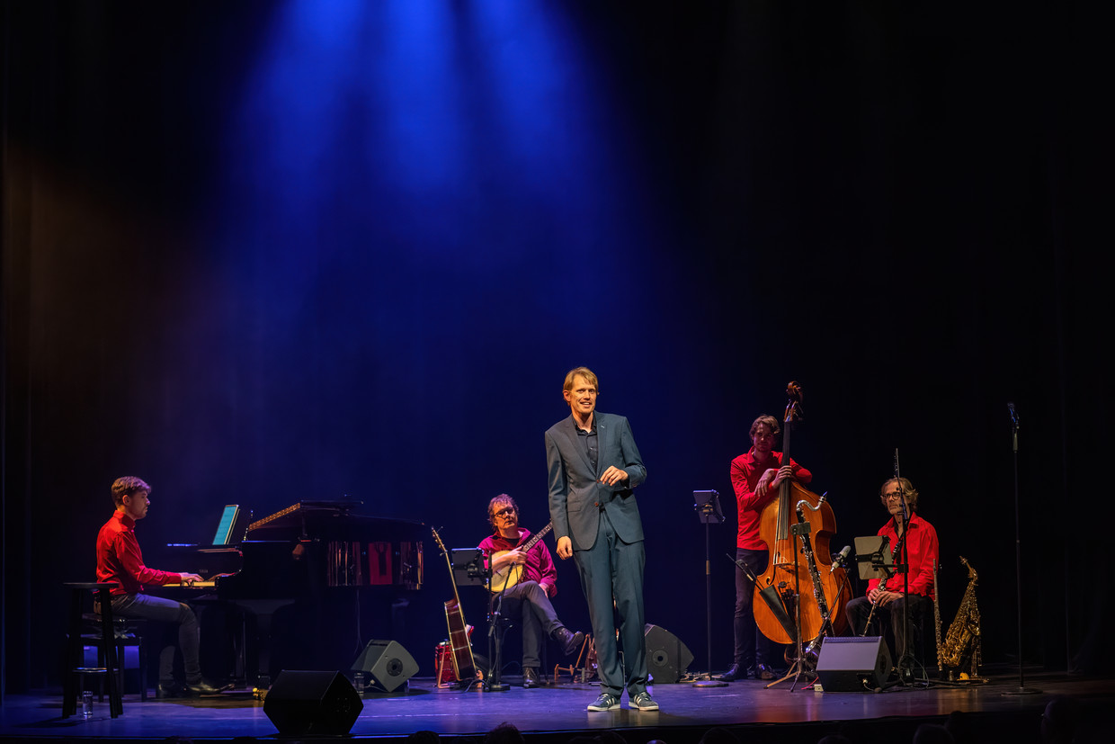 In ‘Resumé 1’ zingt Jan Beuving zijn beste werk tot dusver | De Volkskrant