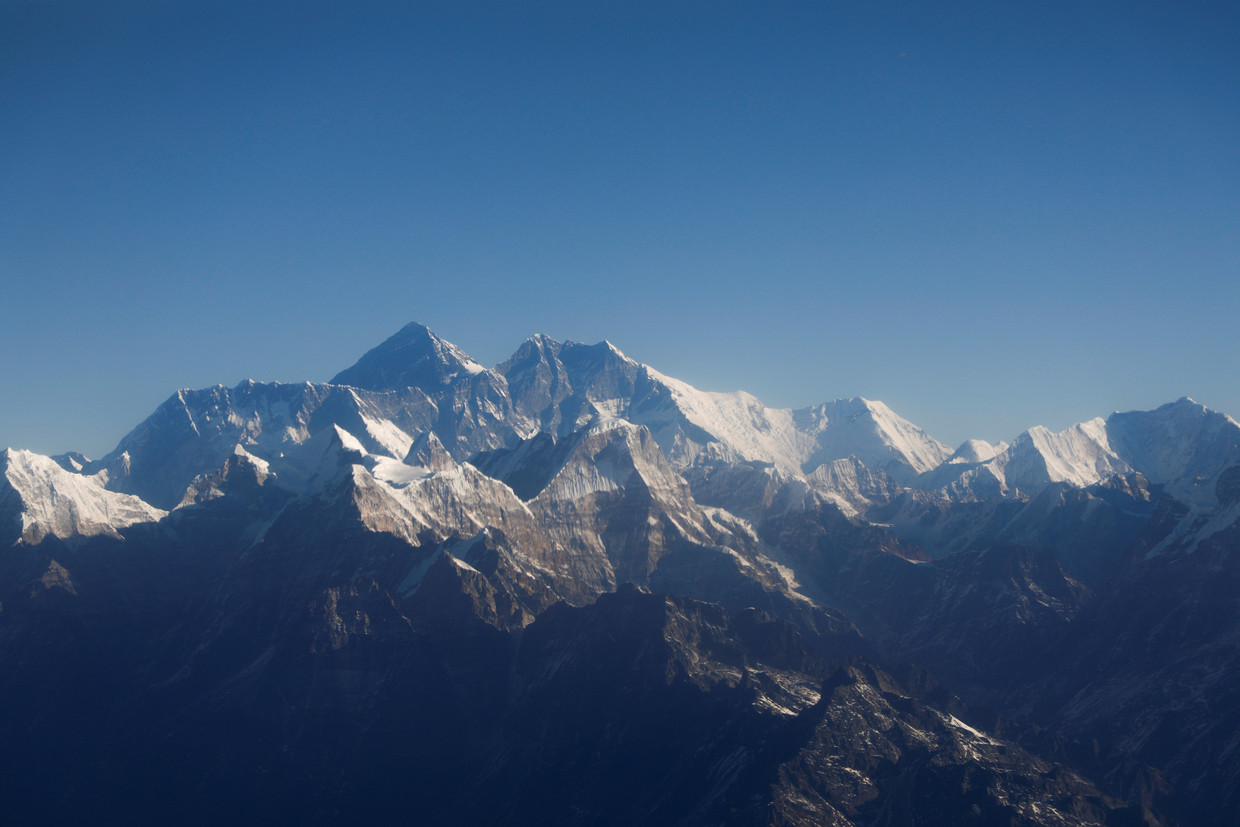 Dooi op hoogste gletsjer ter wereld: 55 meter eeuwenoud Himalaya-ijs ...