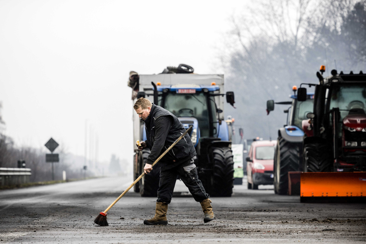 Nederlandse boeren beëindigen protestactie bij grensovergang