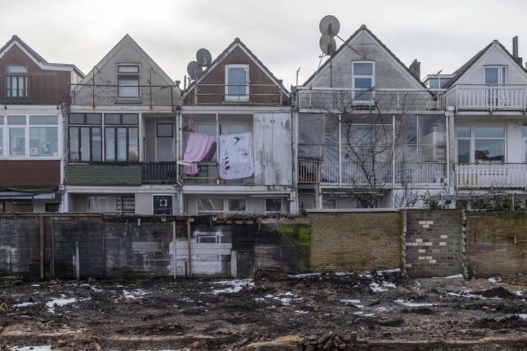 Lezersbrieven: Het verschil tussen de mensen onder de armoedegrens en de wel­gestelden