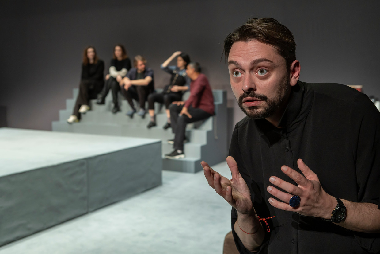 Bij Donny Ronny, het nieuwe alter ego van Gover Meit, gebeurt er weinig ...