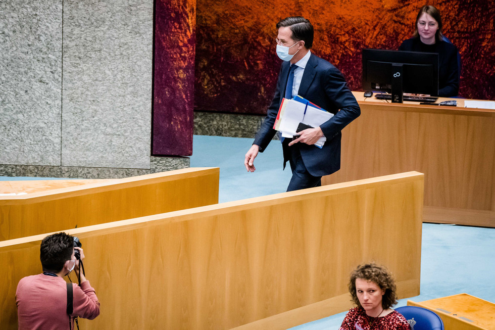 Onder deze voorwaarden stappen we misschien in kabinet, hinten Ploumen ...