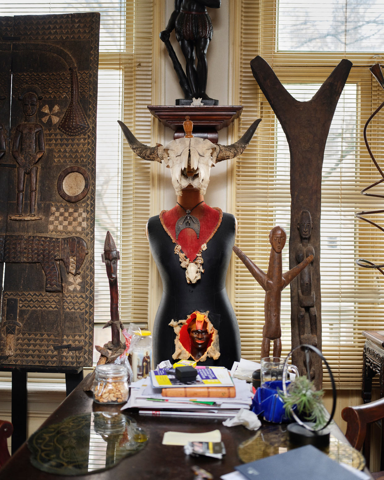 Wat het werk van kunstenaar Felix de Rooy betekent? Dat mag je van hem ...