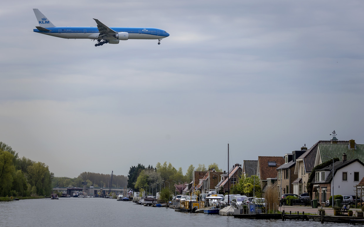 Vermindert een extra aanvliegroute naar Schiphol de overlast van ...