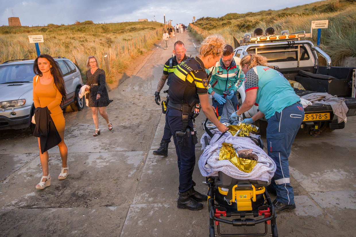 De strandagent zet zich schrap voor een drukke week: ‘Ik zie een aantal ...