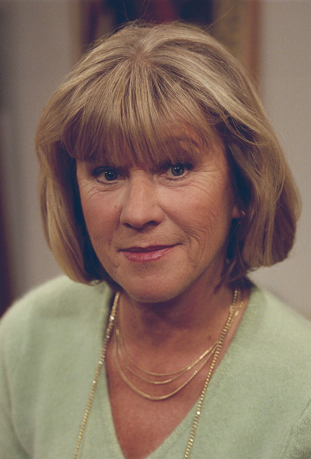 Elsje de Wijn houdt in de carnavaleske meezinger Karel overtuigend de ...