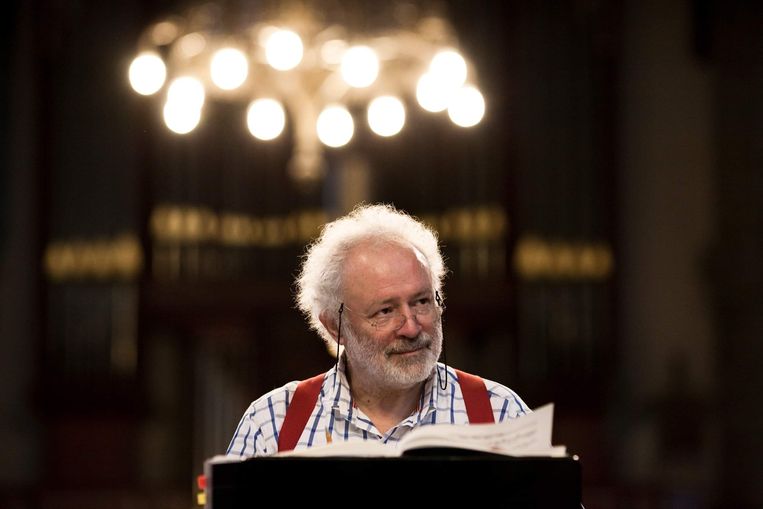 Kenneth Montgomery (79) dirigeert zijn laatste opera, ‘L’isola ...