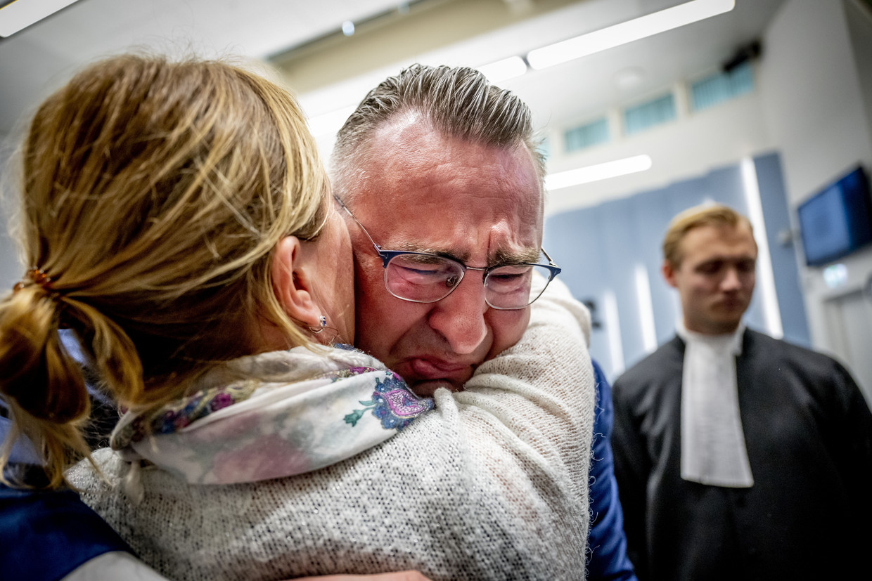 Hoe kwam Richard de Mos opnieuw buitenspel te staan in het Haagse ...