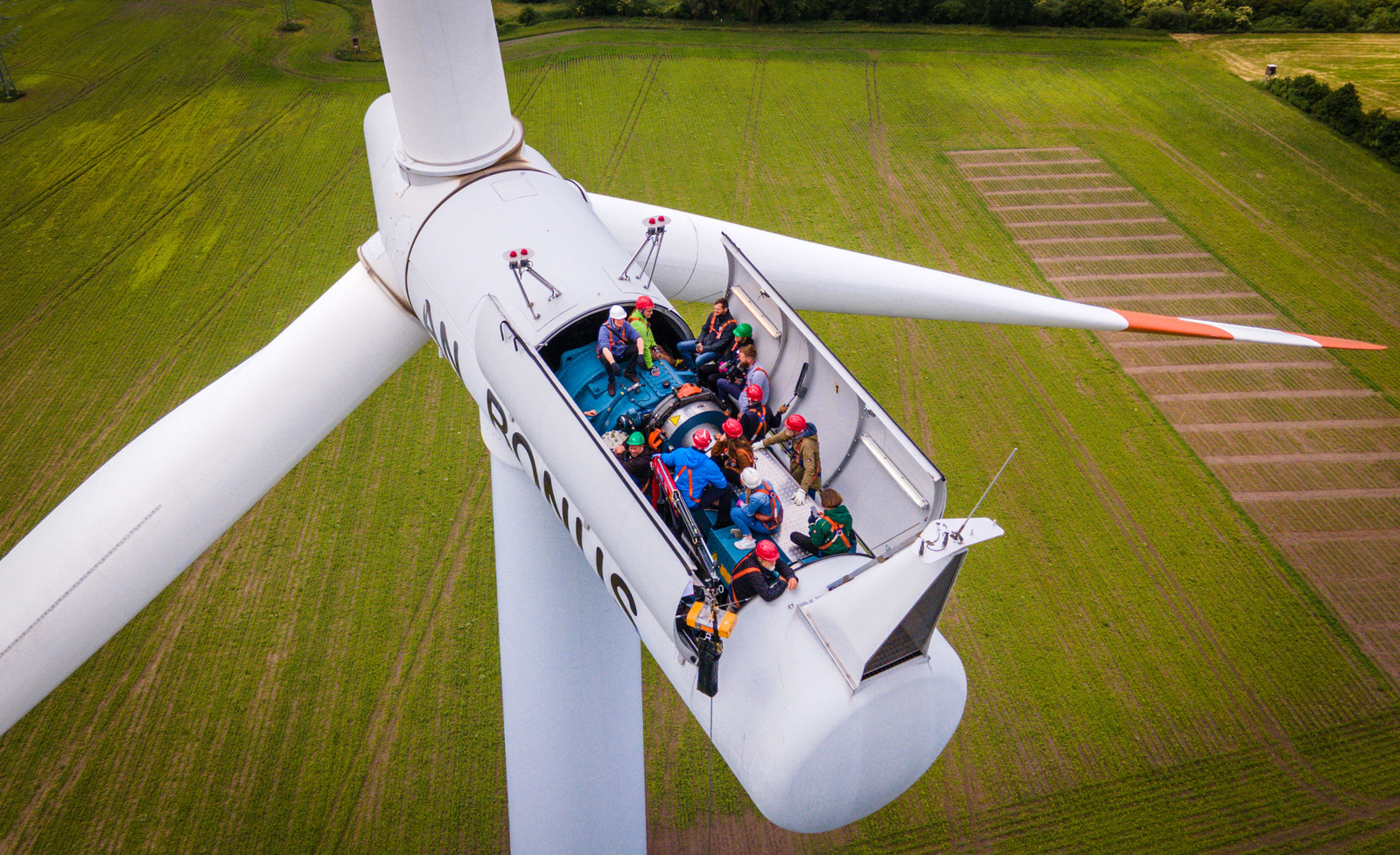 Zo veel mensen mogen er helemaal niet in een windmolen | De Volkskrant