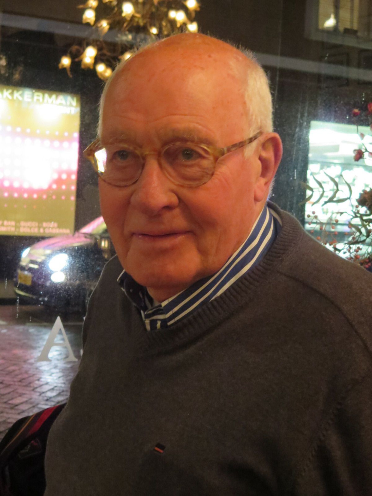 Rotterdams visicoon Hans Schmidt (1936-2023) zat vol lef en durfde ...