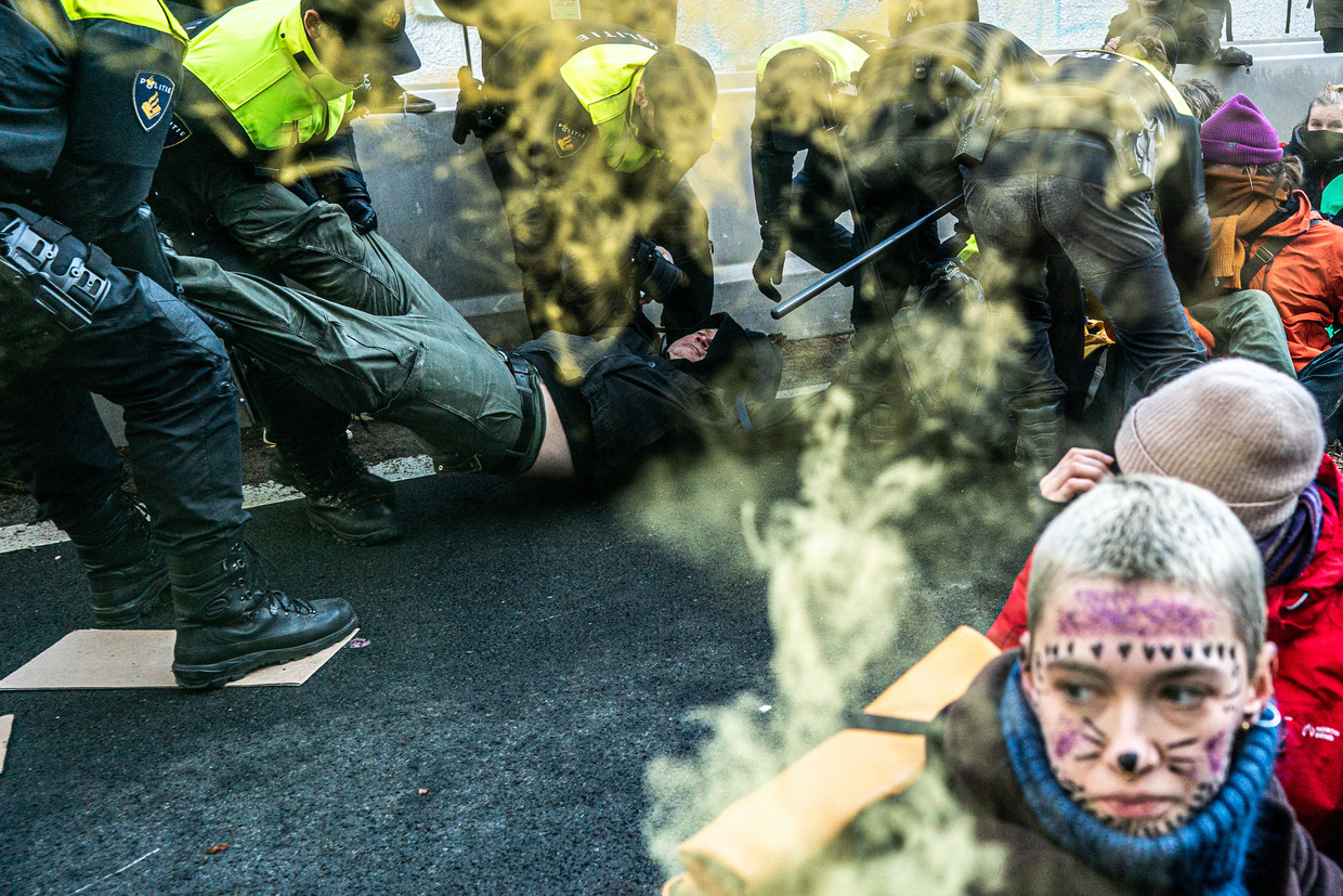 Alle arrestanten op A12 weer vrij, Extinction Rebellion kondigt nieuwe ...