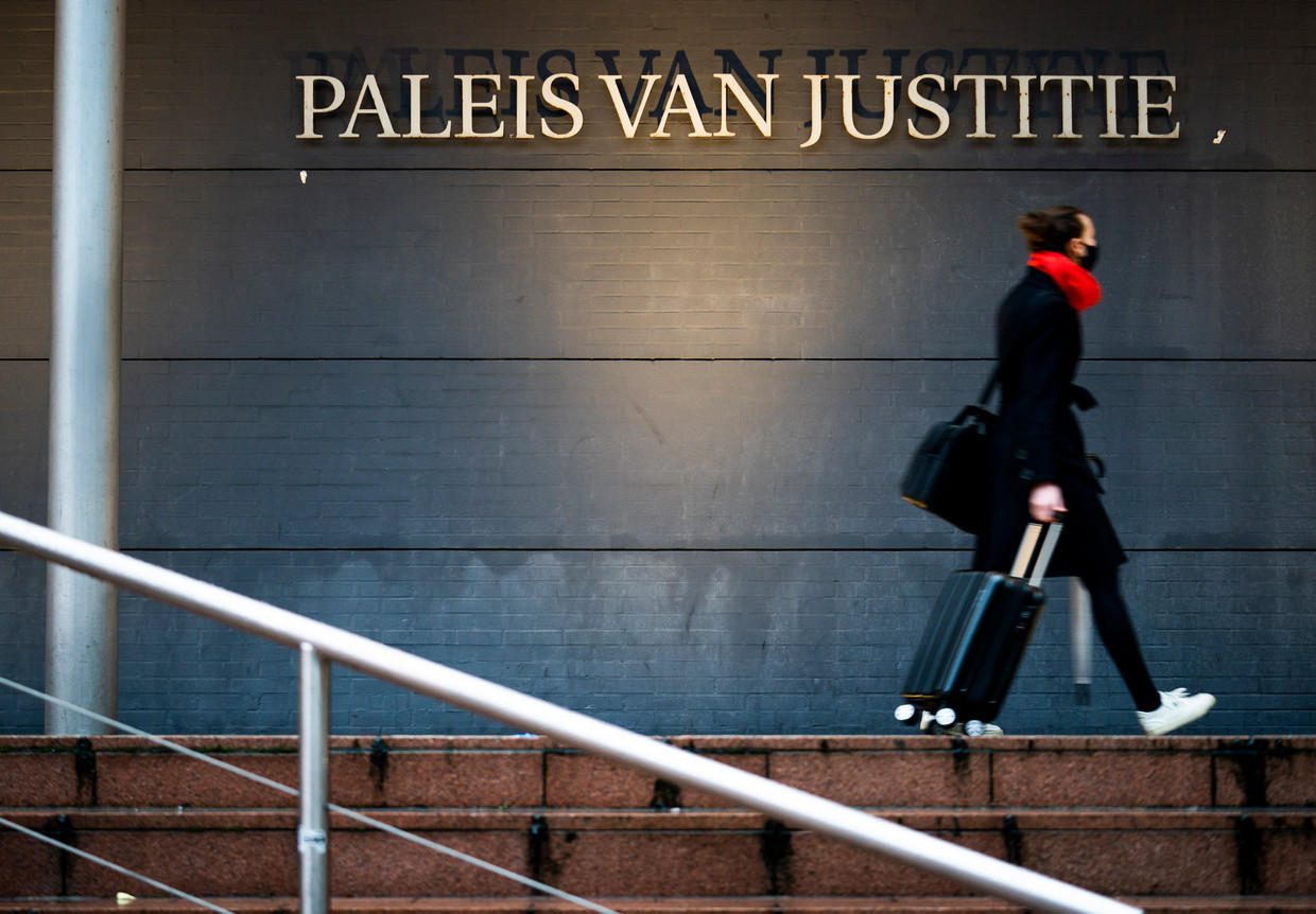 OM vraagt zelf om verklaring van niet-ontvankelijkheid wegens gebrek ...