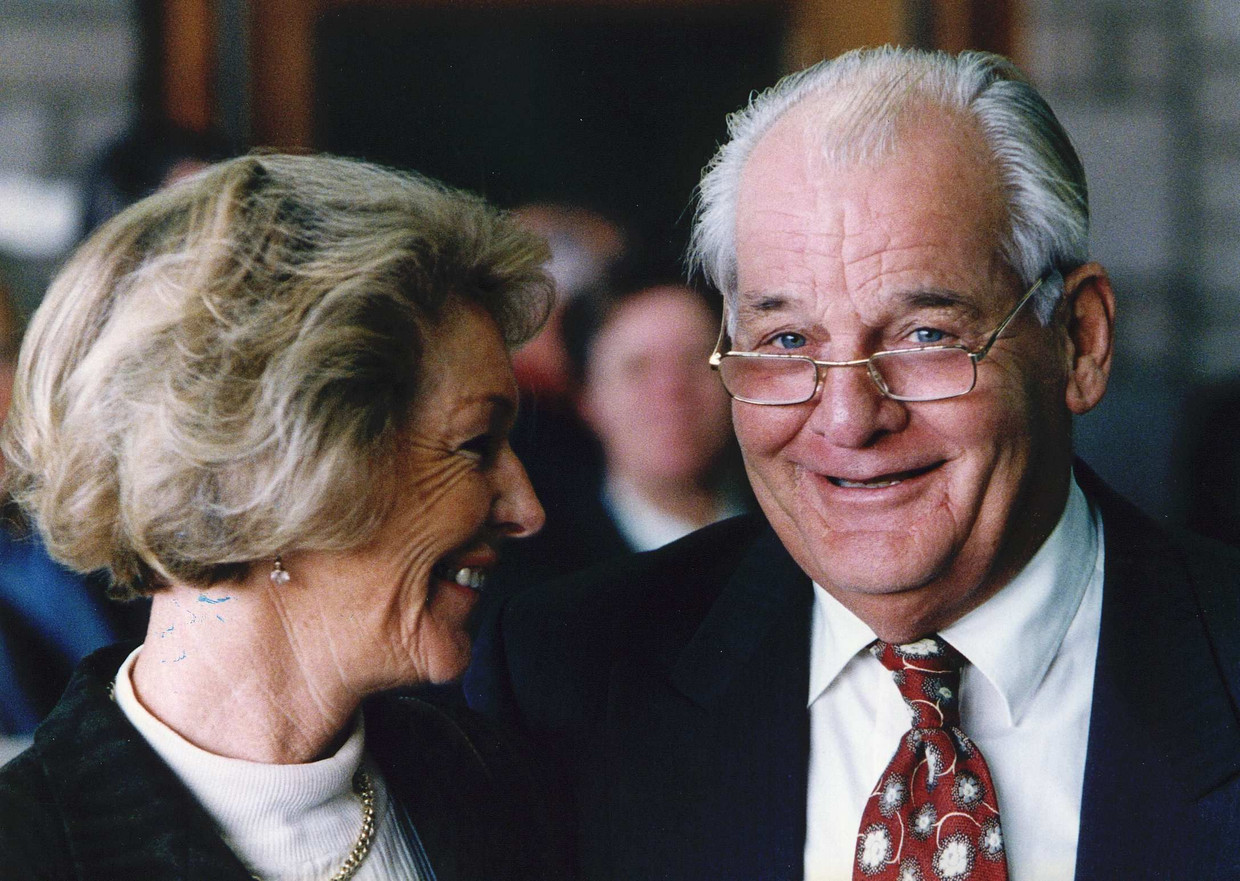 Arie van der Valk (1929-2024) was het financiële brein achter de groei ...