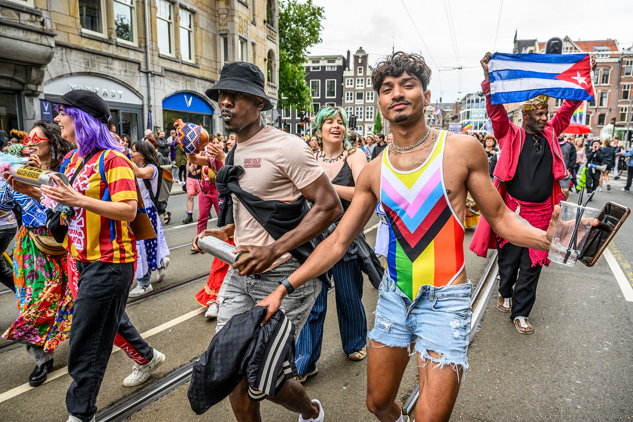 Queer & Pride begint met protest: ‘Zelfs in Nederland zijn we nog niet ...
