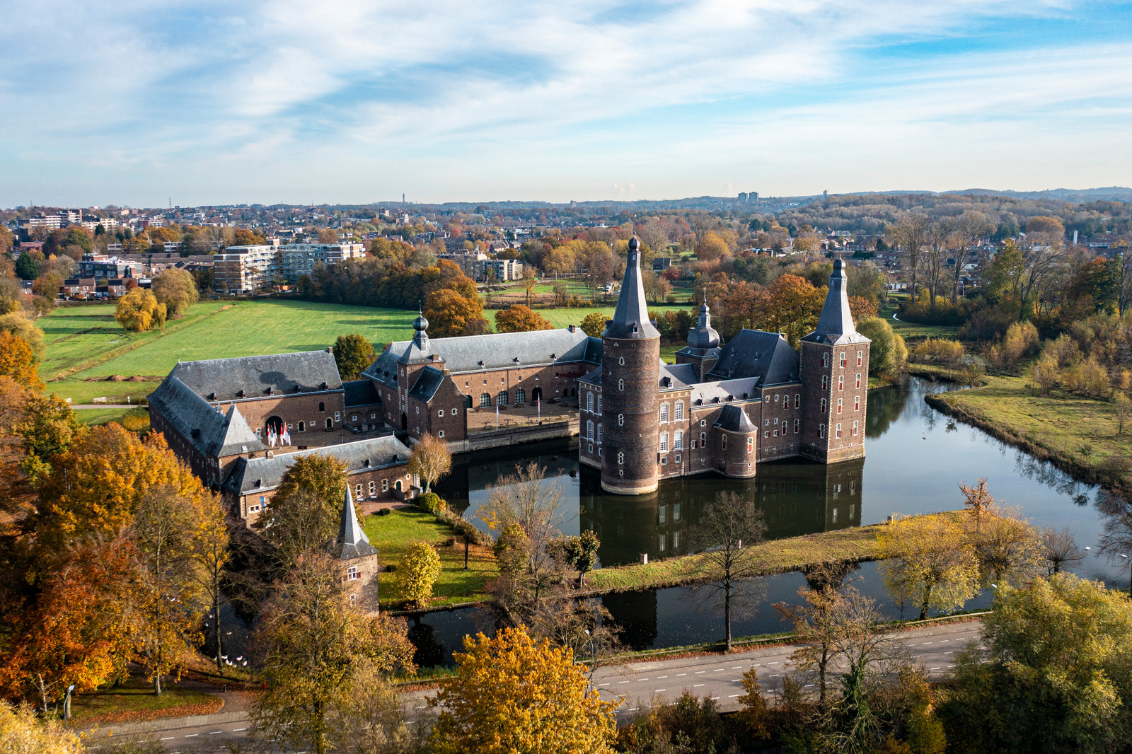Kasteel Hoensbroek wint Museumprijs met het digitaal wakker kussen van ...
