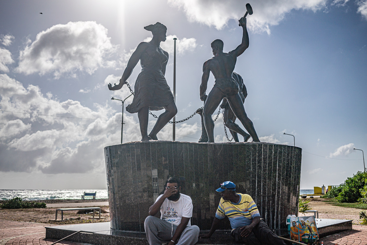 Opinie: Verplaats het monument van Tula en knap het slavernijmuseum in ...