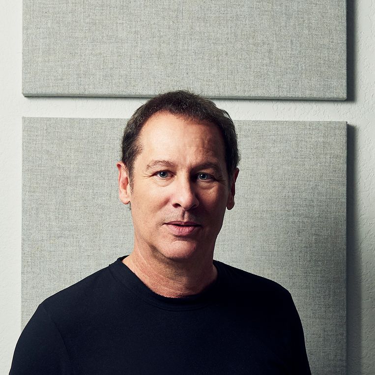 Cliff Martinez is een filmcomponist die met zijn muziek onder de huid ...