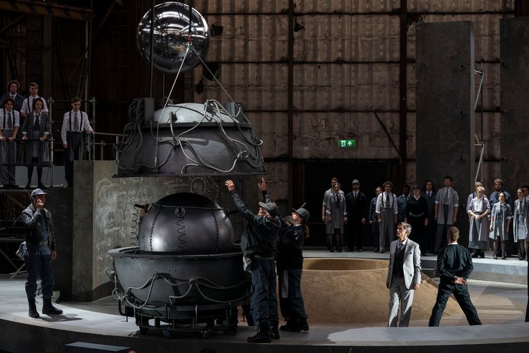 recensie: Doctor Atomic is een van de memorabelste operaproducties van ...