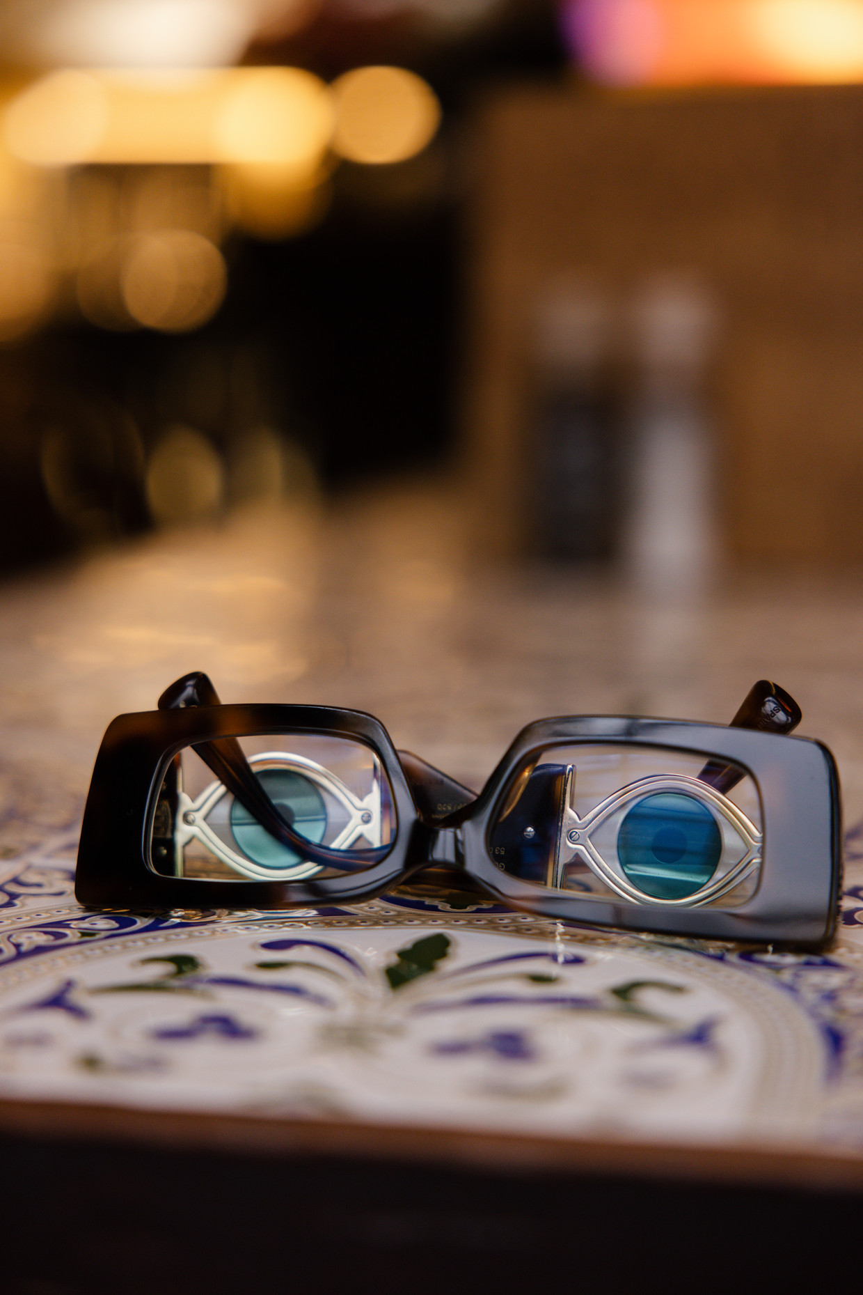 Muzikant Edgar Burgos van Trafassi is bril-, kleding- én hoedenman ...