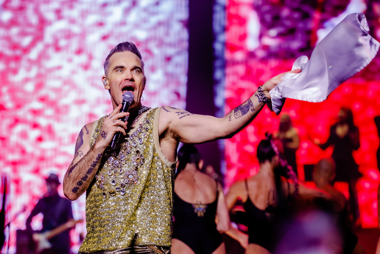 Robbie Williams verovert de Ziggo Dome met humor, een goed verhaal en ...