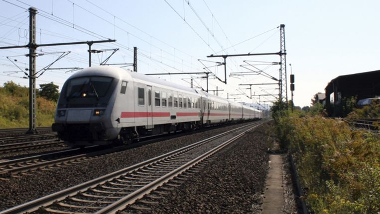 Nederlandse 'verstekeling' lift mee op treeplank voortrazende trein
