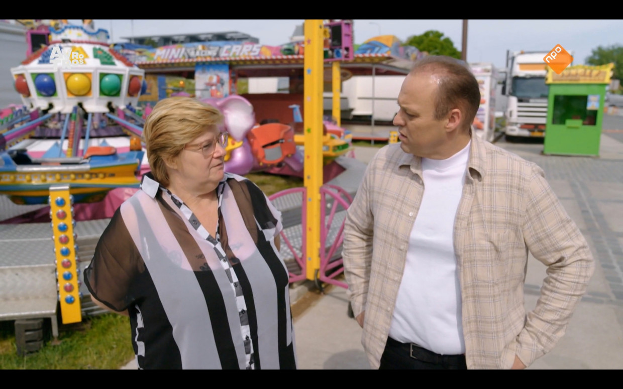 Ongedwongen en schijnbaar moeiteloos springt Frans Bauer in de bres ...