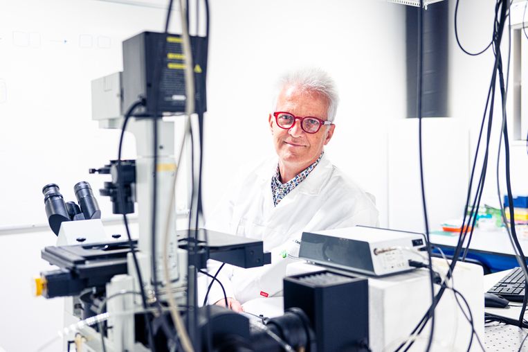 Met zijn ‘dna-origami’ maakt Cees Dekker in zijn Delftse lab structuren op de kleinste schaal