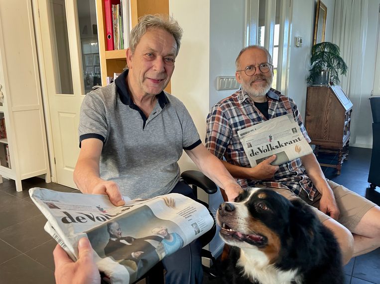 Gidi Heesakkers bezorgt de krant na bij buurmannen Sjaak Sluiters en Peter Simons, die zeker ...